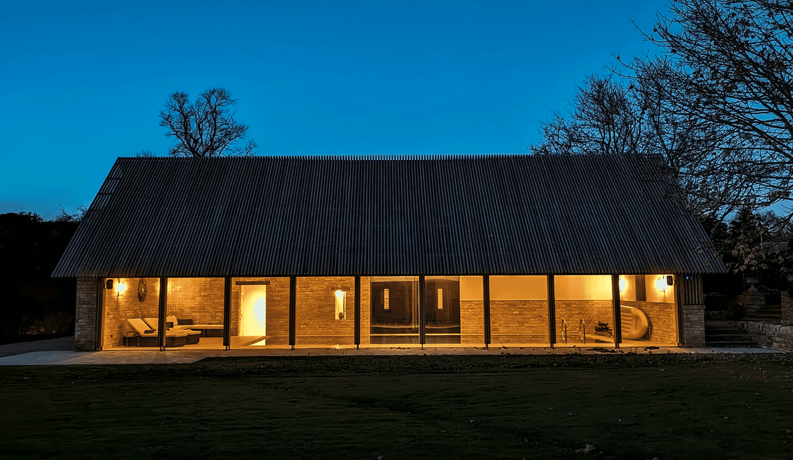 Broadway Private Pool Building: Sky-Frame & Bespoke Glazing | Cotswold ...